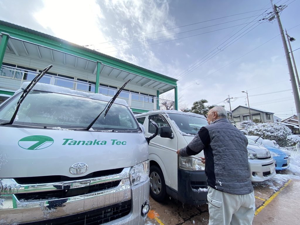 除雪作業 | 京都市南区の薄板大型製缶板金、設備ライン向け乾燥機の製作 - 株式会社タナカテック